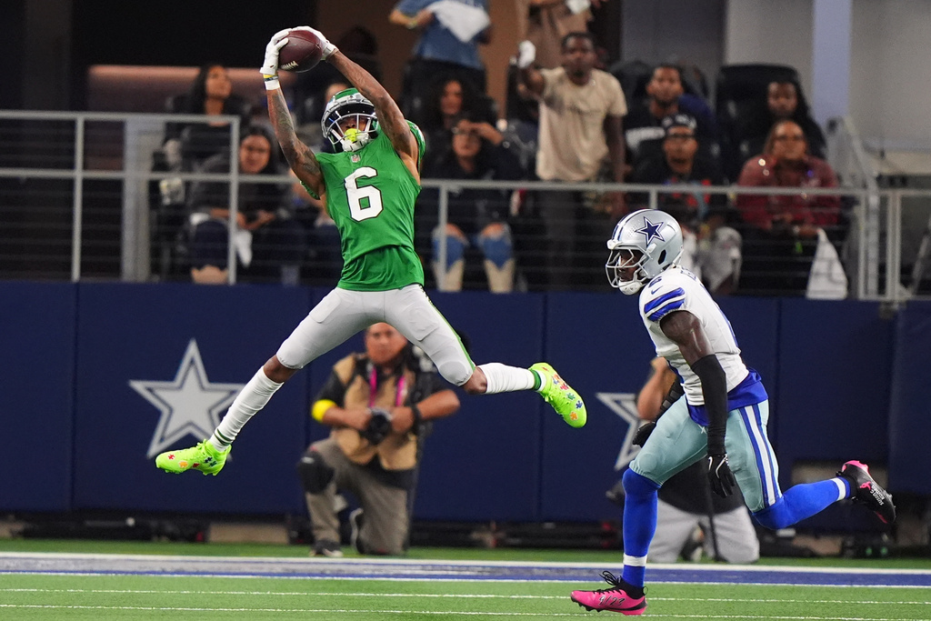 Eagles vs. Chargers Predictions, MNF Picks: Philly WR DeVonta Smith Goes Off?